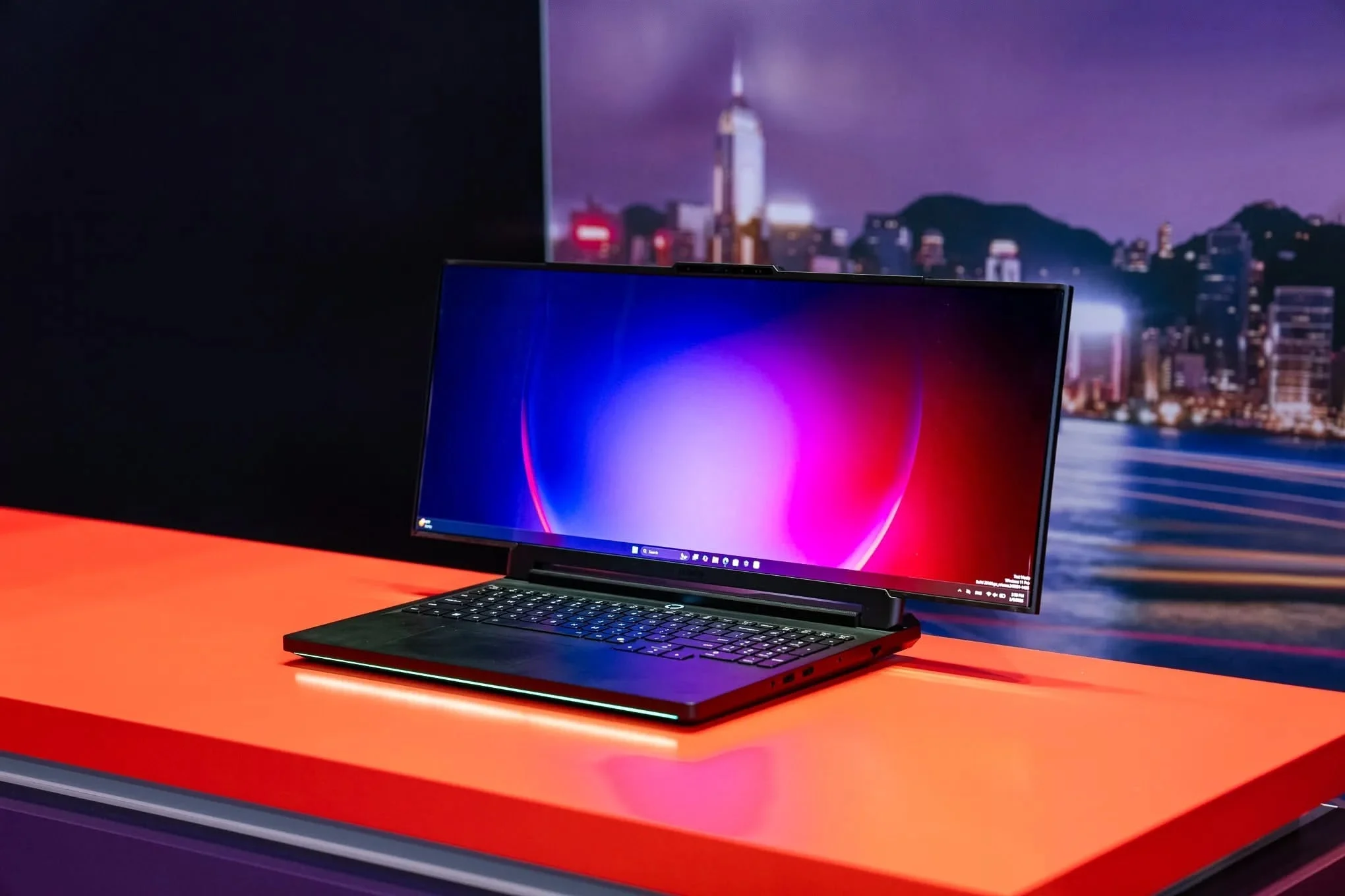 CES26: Laptop “độc lạ” của Lenovo: ThinkBook Plus Gen 7, Legion Pro ...